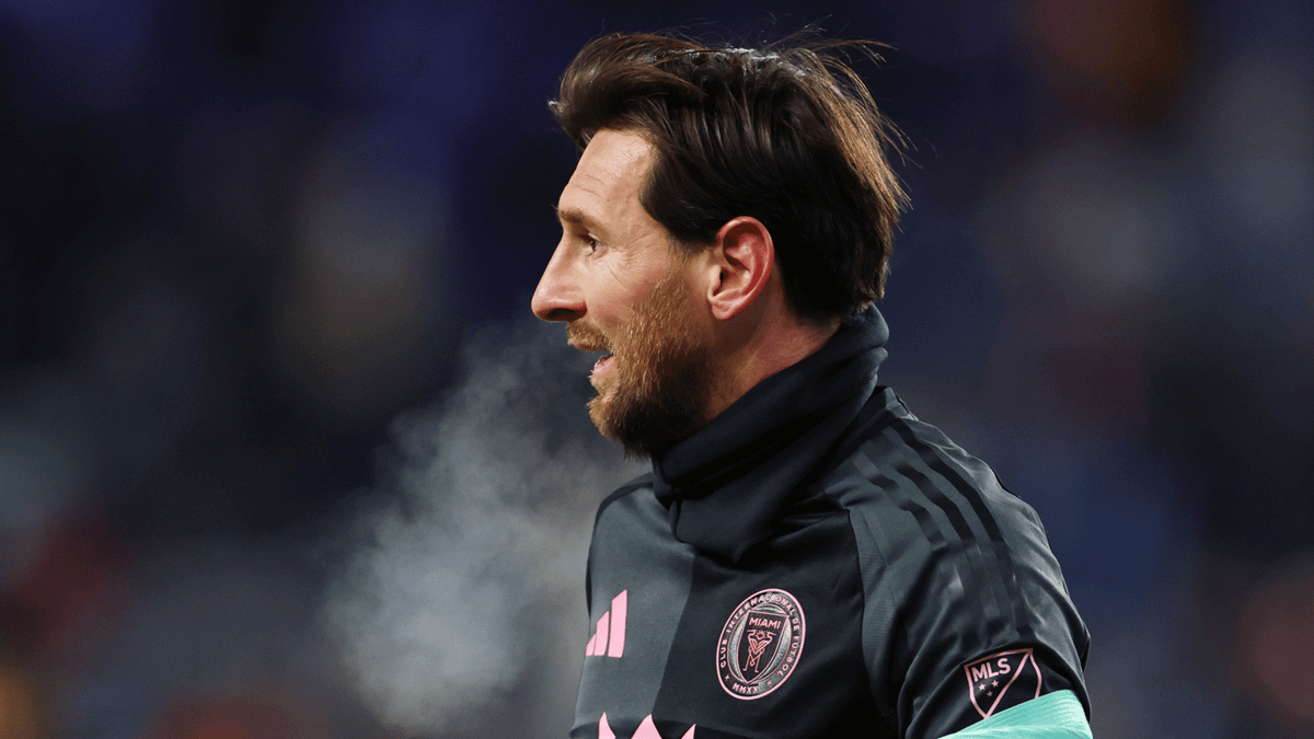 Lionel Messi played in 'the coldest game of his career' last night and ...