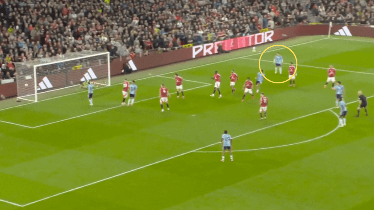 Arsenal fans spot what Gabriel Martinelli did after Declan Rice's ...