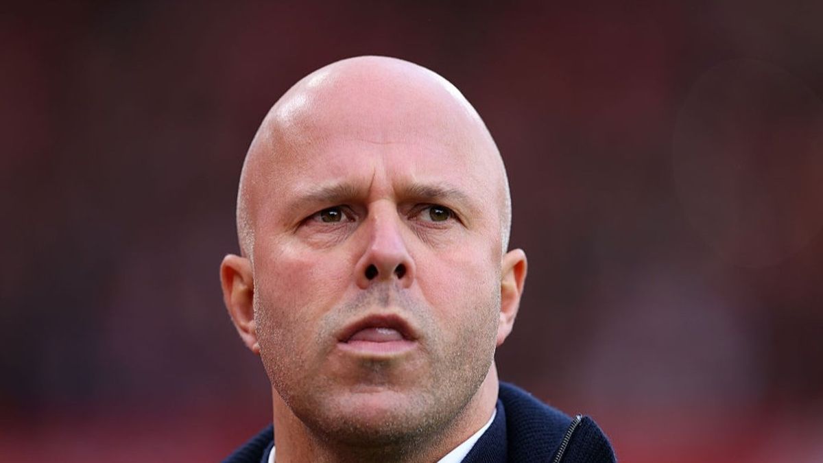 Update on Arne Slot's Future Emerges as Club 'Told Sack Decision'