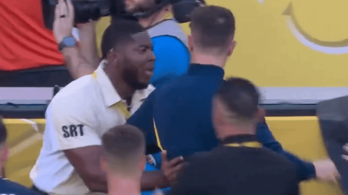 Ex-Man Utd star sent off for fighting security guard as chaotic Club ...