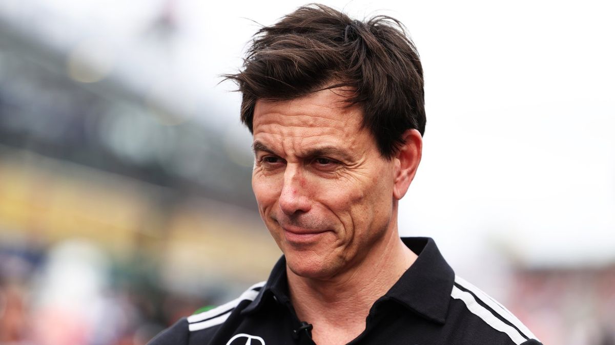 F1 star thanks Toto Wolff for letting him and non-Mercedes driver on ...