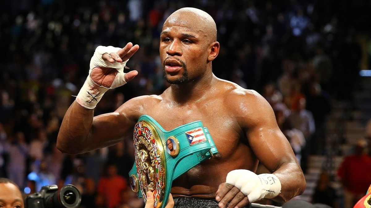 Floyd Mayweather’s Toughest Opponent Lost Title in Bizarre Referee Incident