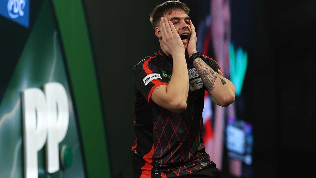 Darts Star Disqualified From World Championship To Have 'The Book ...