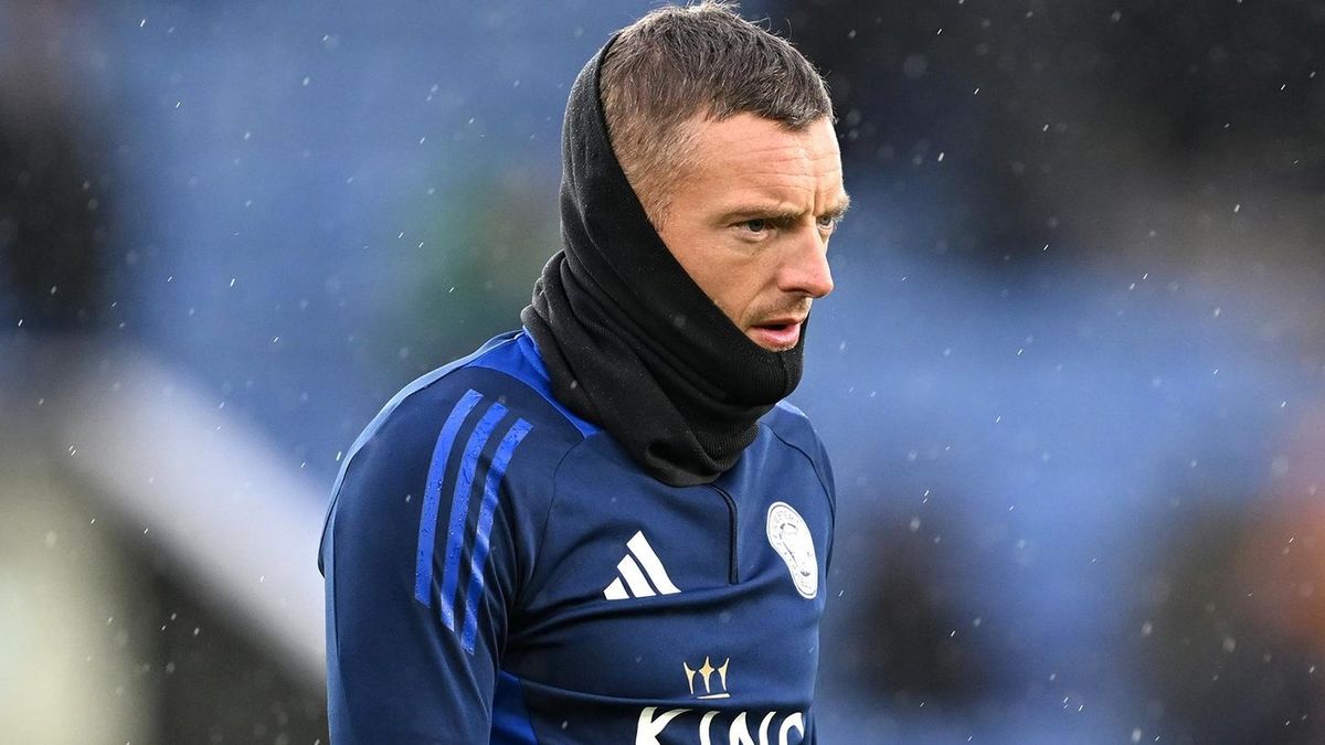 Jamie Vardy receives surprise transfer proposal as long wait for new ...