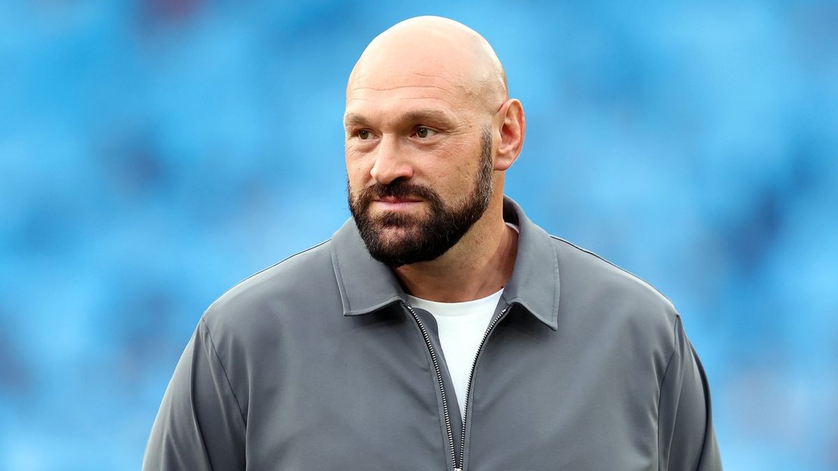 Tyson Fury Issues Response After Concerning Fans With Physique In ...