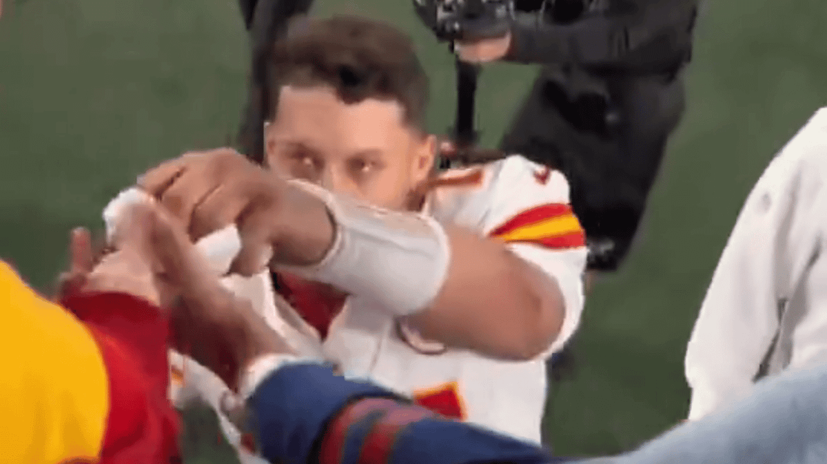 New York Giants Fan Responds after 'Stealing Patrick Mahomes' Headband ...