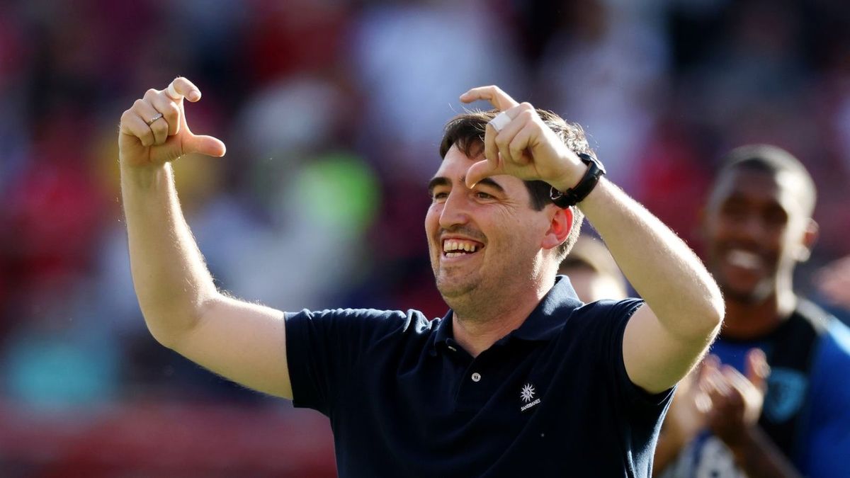 Liverpool 'in talks' over swap deal to land first signing for Andoni Iraola