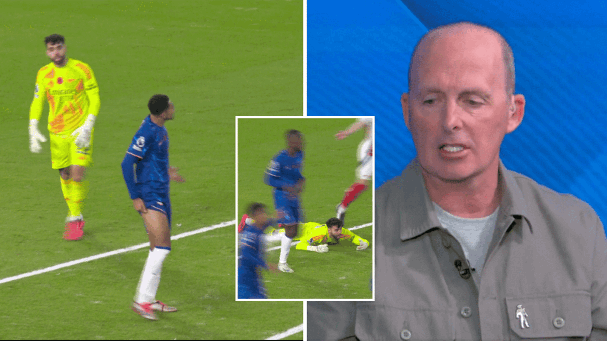 Fans left furious after hearing what Mike Dean said on commentary ...