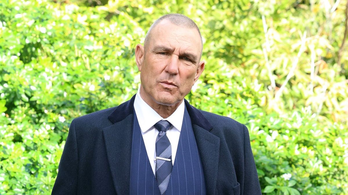 Vinnie Jones Saw 'Football's Hardest Man' Throw Best Right-Hander He's ...