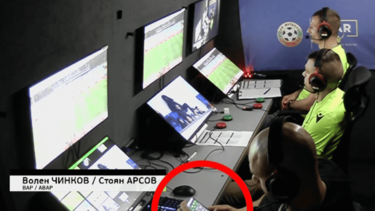 Major VAR controversy as official spotted 'using betting app' while on ...