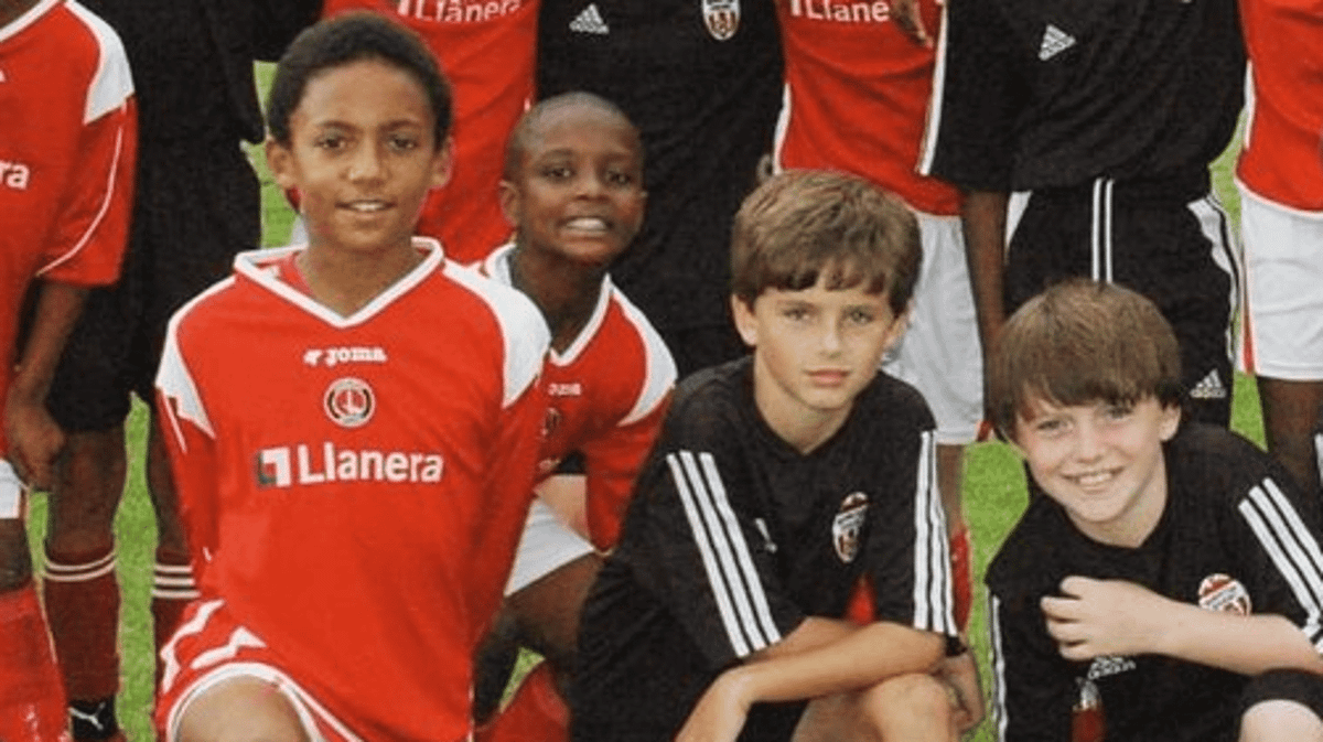 The story behind viral Charlton academy photo from the late 2000s is ...