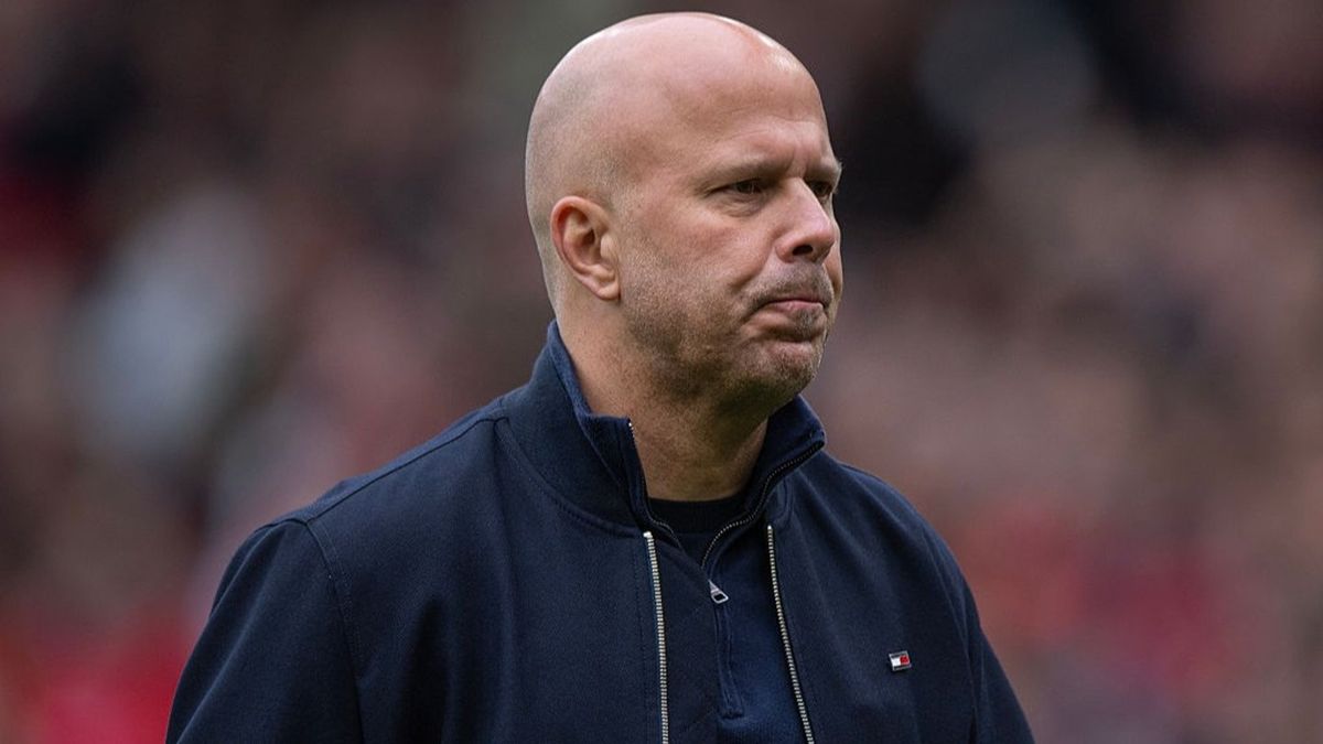 Arne Slot becomes 'ideal candidate' for huge job days after Liverpool ...
