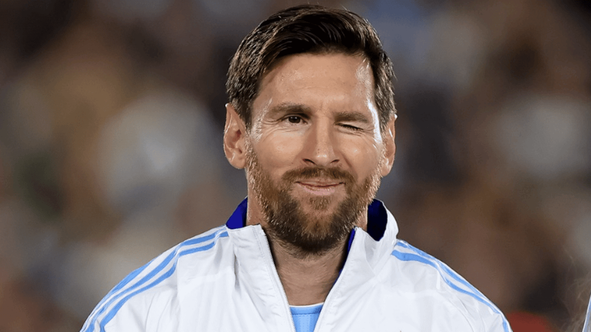 Referee confesses to favouring Lionel Messi after 'making shocking 12 ...