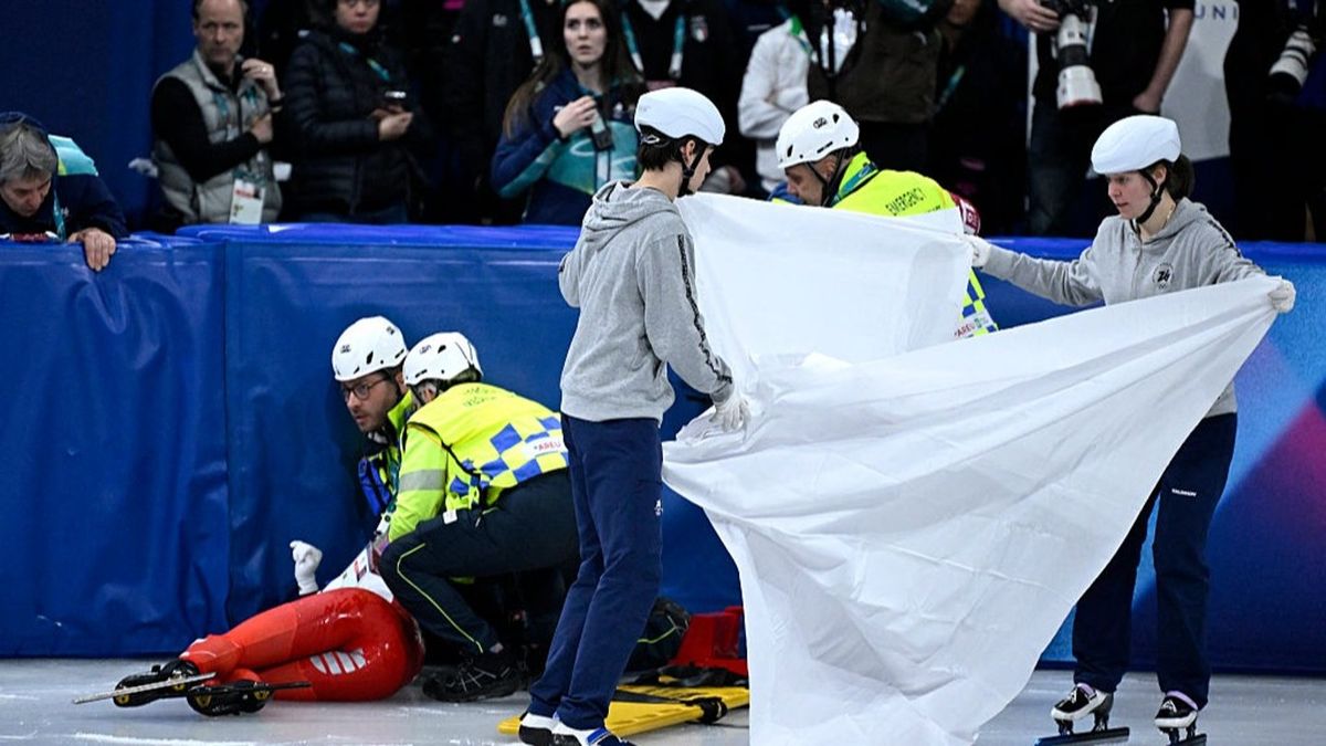 Winter Olympics speed skater rushed to hospital after horror eye incident