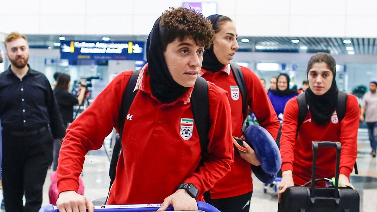 Iran issues statement on women's football team after six claim asylum ...