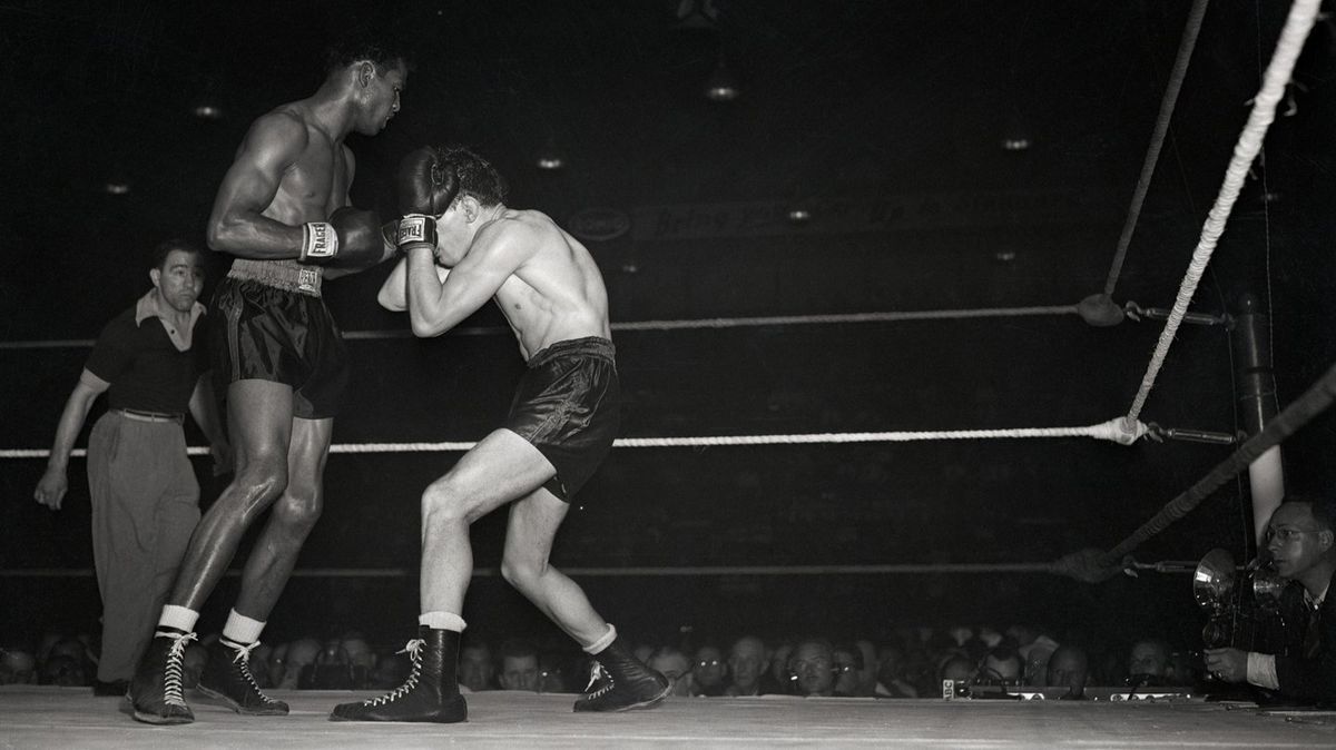 Boxer Tried to Pull Out of Title Fight after Death Premonition That ...