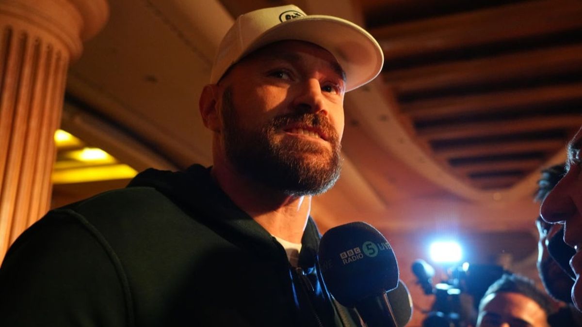 Tyson Fury's six-word answer when asked if he donated £7m Deontay ...