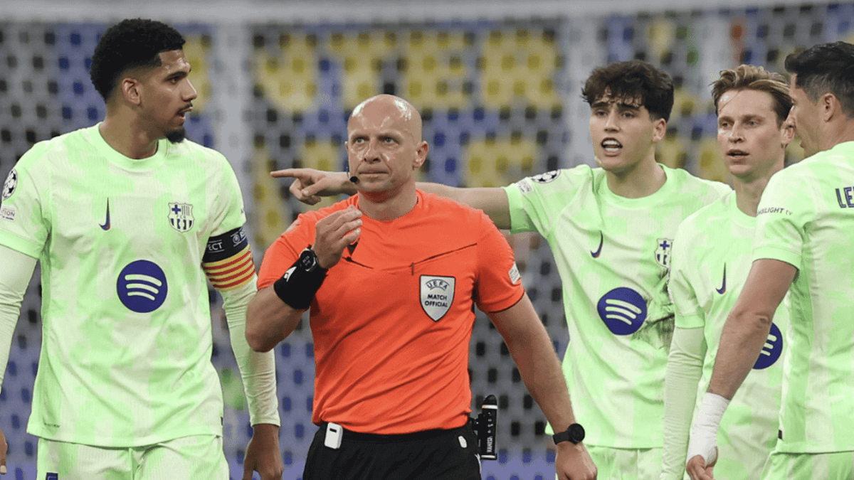 Ex-FIFA referee spots major VAR 'error' in Inter vs Barcelona as UEFA ...