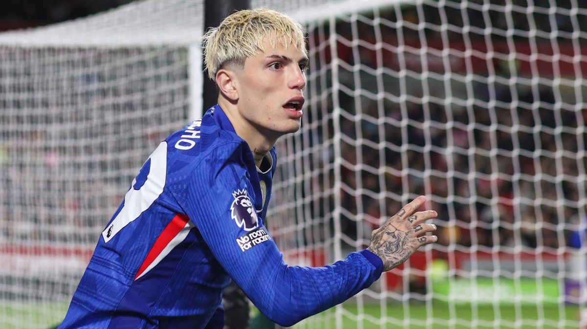 Alejandro Garnacho Breaks Silence after Costly Error on Chelsea Debut