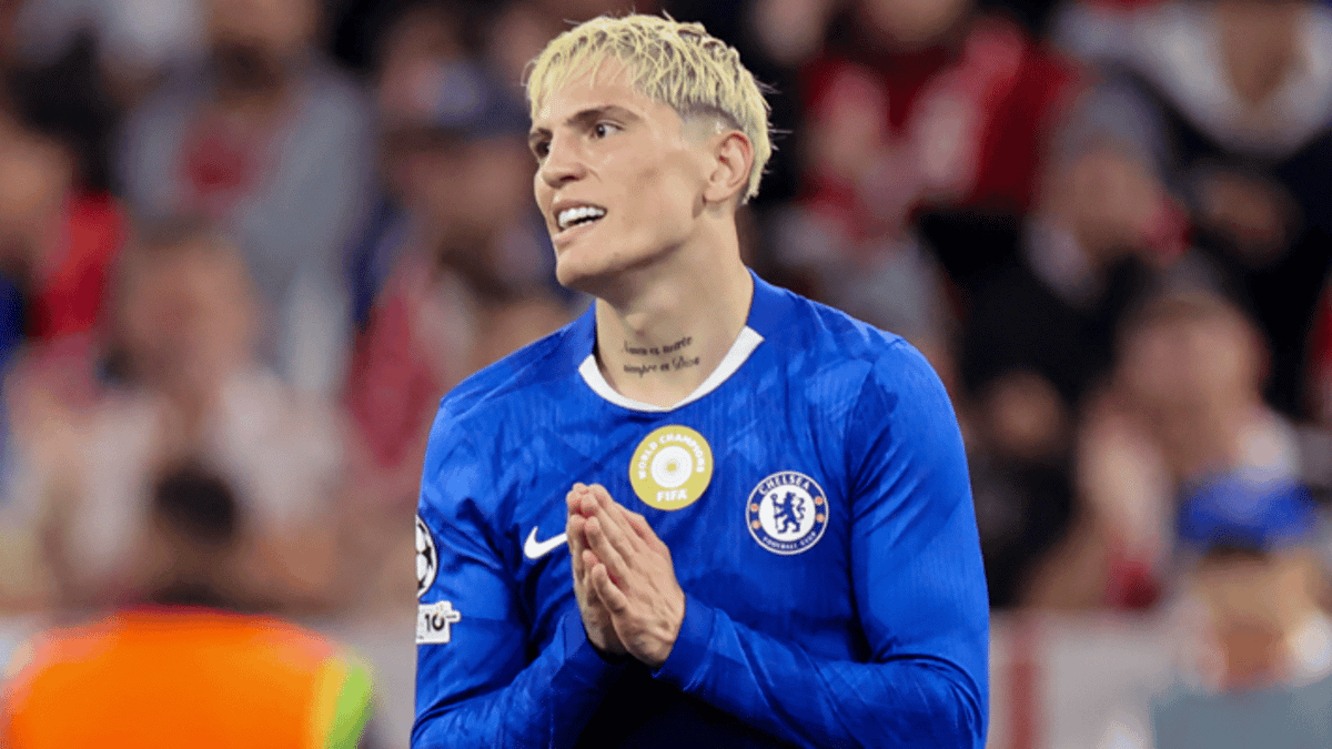 Garnacho’s Behaviour at Man Utd Led to Three Senior Players 'Stepping ...