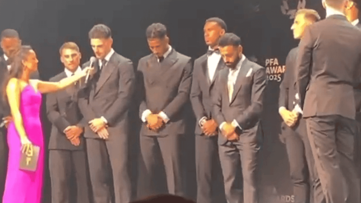 Fans spot Mo Salah's reaction after Declan Rice makes title race ...