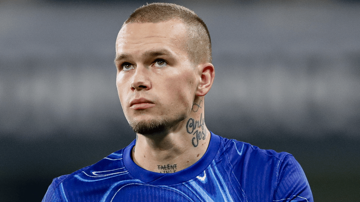 Mykhailo Mudryk Sports Brand New Look as Banned Chelsea Star Takes on ...