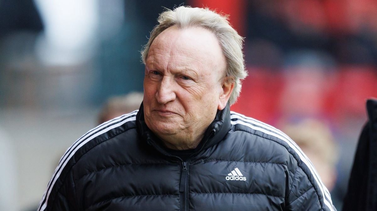 Neil Warnock makes surprise return to management at 77 years old