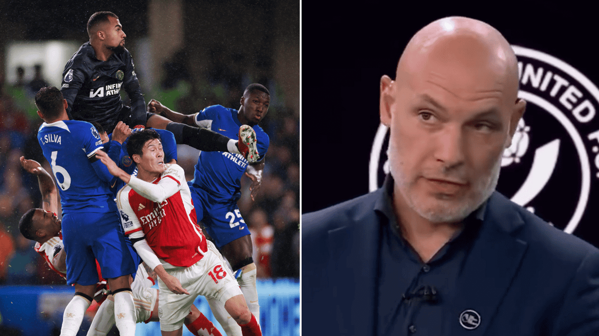 Howard Webb's comments on Man Utd incident suggests Arsenal should have ...