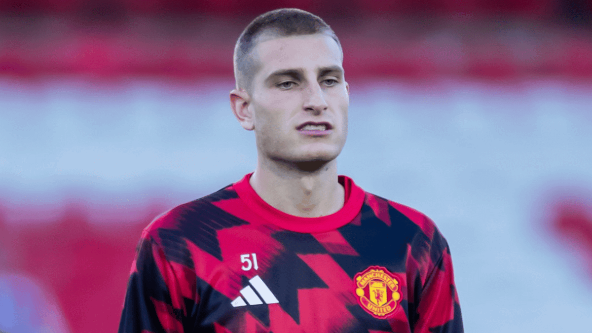 Man Utd Defender Rhys Bennett Says His Dad Has Taken His Own Life