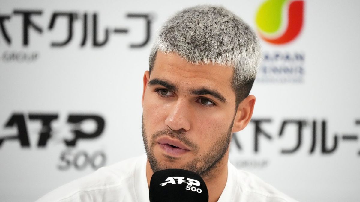 Carlos Alcaraz Issues Statement after Collapsing to Floor with Injury