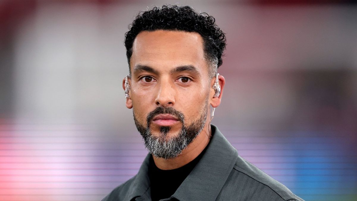 Theo Walcott tells player to reject England call up for World Cup