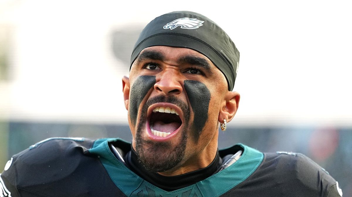 Jalen Hurts Speaks Out As ‘Never-Before-Seen’ Moment in NFL Leaves Fans ...