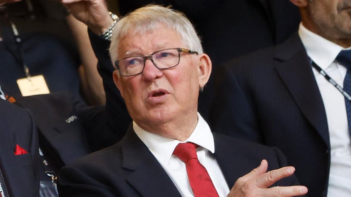 Sir Alex Ferguson has already sent clear Kobbie Mainoo warning to Ruben ...