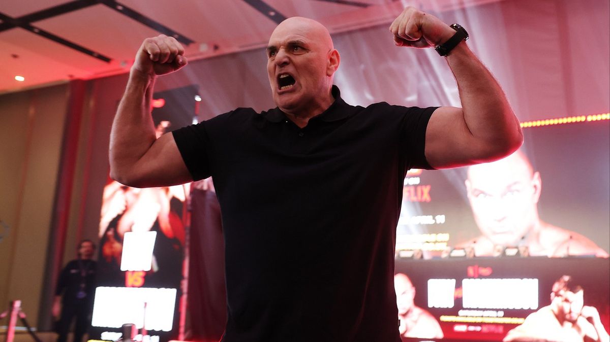 John Fury offers to fight two men at once and declares 'time is running ...