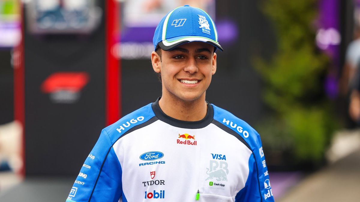 Arvid Lindblad explains what Max Verstappen does behind the scenes that ...