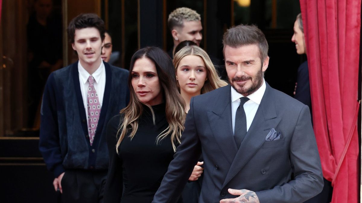David Beckham Posts New Family Photo With Major Announcement Amid ...