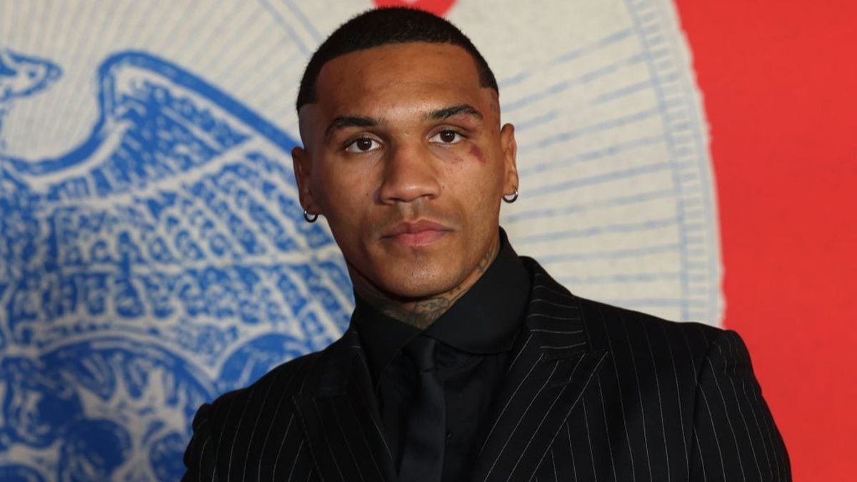 Fans stunned by Conor Benn's contract detail after signing with Dana White
