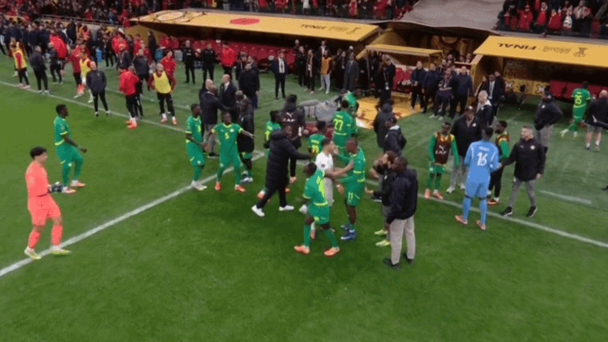 Senegal Players Leave the Pitch in AFCON Final After Controversial VAR ...