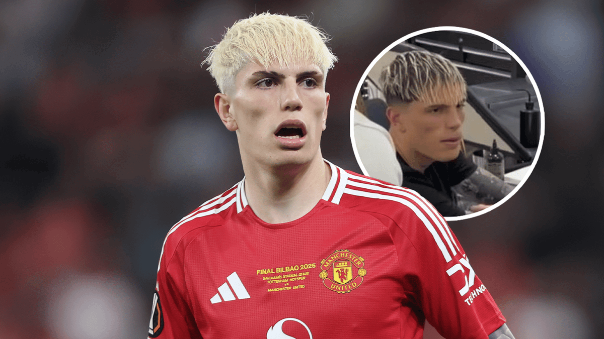 Chelsea fans react after 'spotting' what Alejandro Garnacho was holding ...