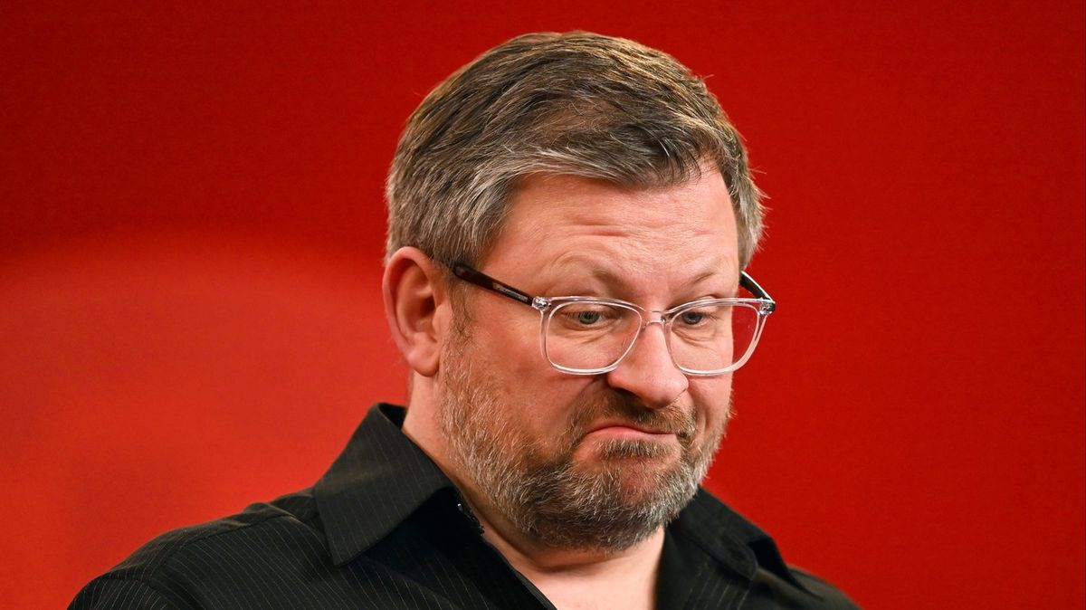 James Wade Aims 'Dig' at PDC Rivals as New Premier League Season Gets ...