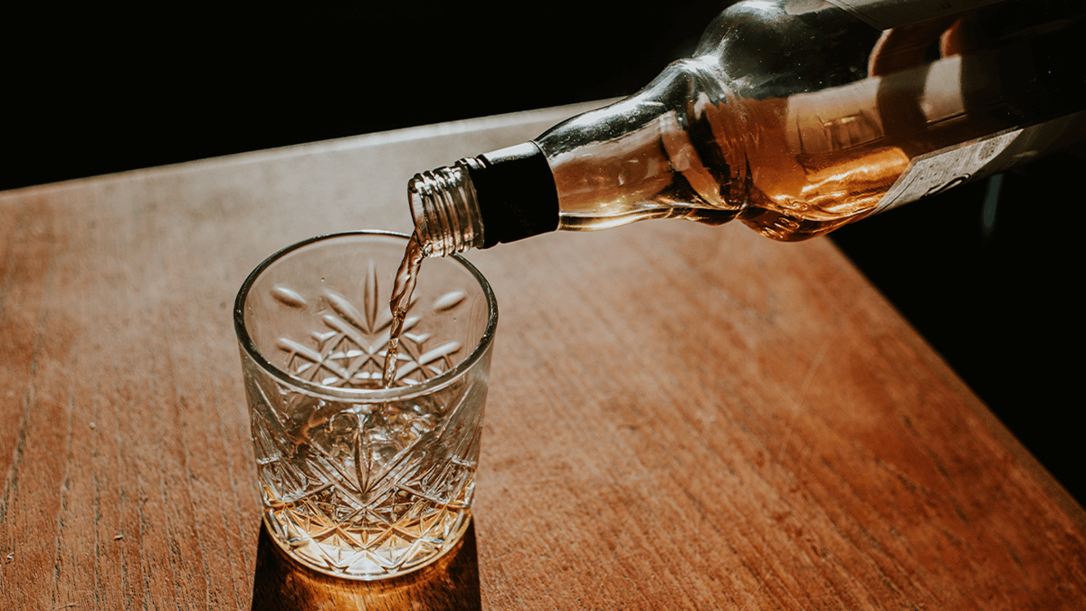 New study uncovers worrying way excessive drinking for 35 years impacts ...
