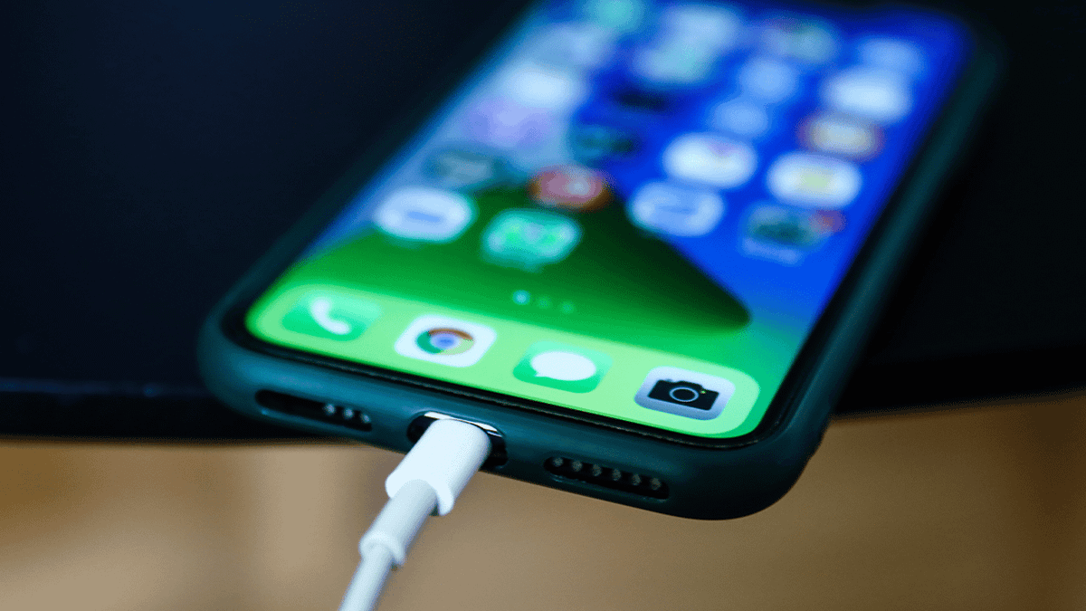 Apple release 'important safety memo' for anyone charging their phone ...
