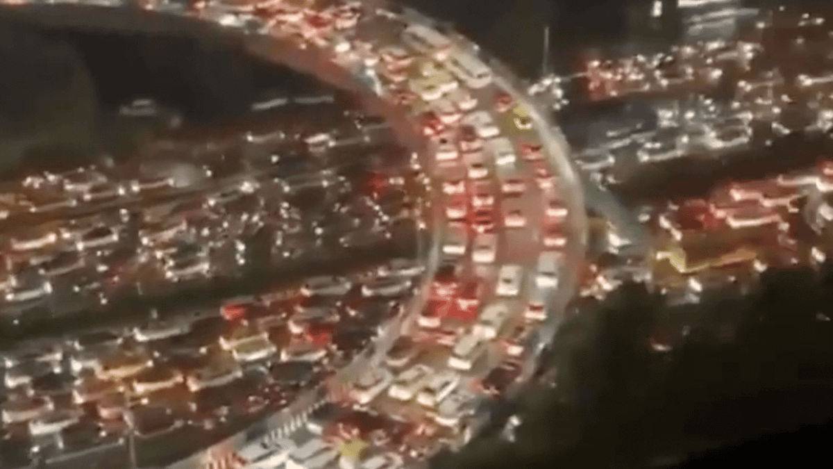 Insane footage shows thousands stuck in 'nightmarish' 8-hour traffic jam