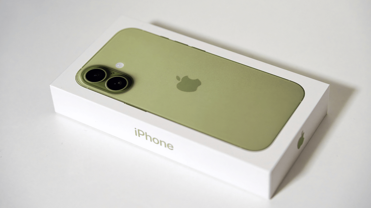 iPhone users worry Apple drop huge hint they're removing key feature ...