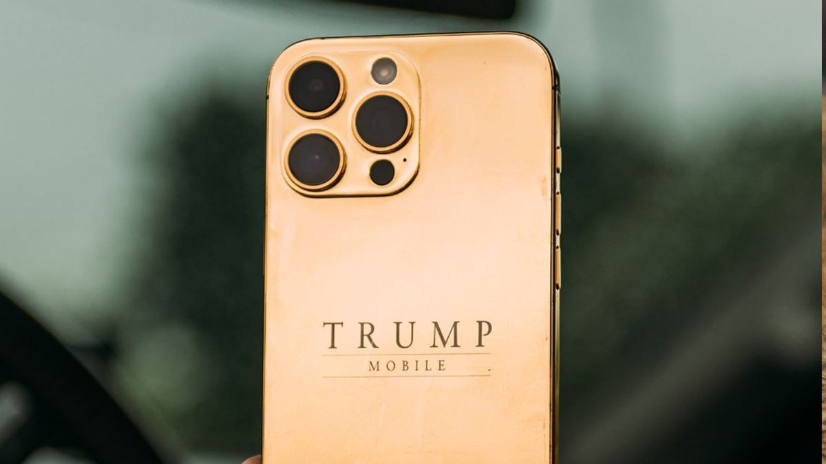 People slam Trump phone as 'scam' after spotting concerning detail in ...