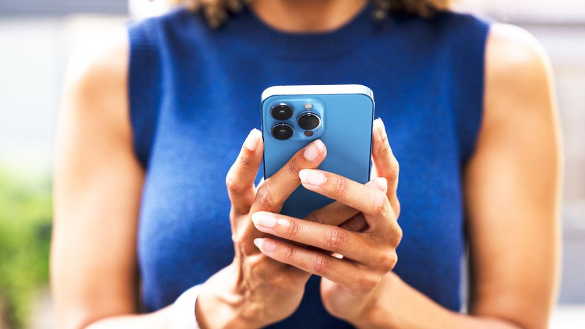 iPhone users blown away at hidden trackpad feature that's a total 'game ...