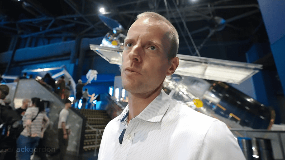 Flat Earther gets exclusive access to NASA launchpads and his reaction ...