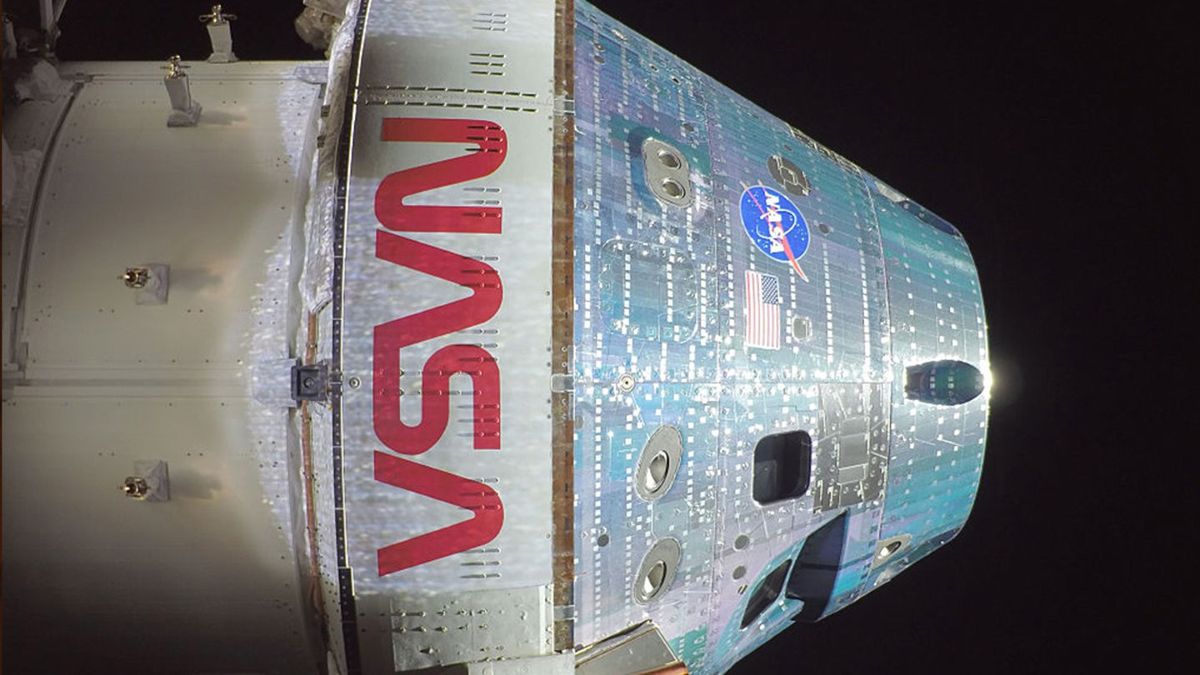 How to watch Netflix's live stream of Artemis 2's flyby around the Moon ...