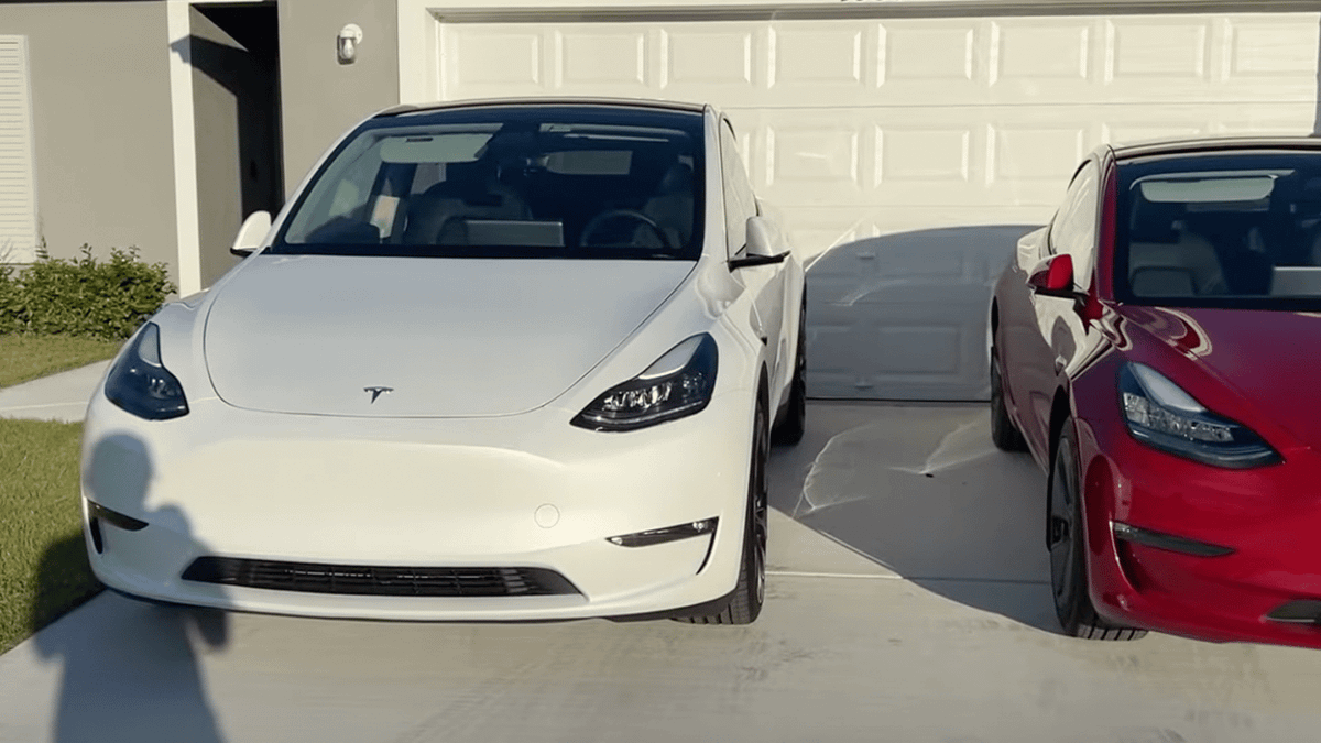 Couple shocked after comparing the energy bills of two Teslas they each ...