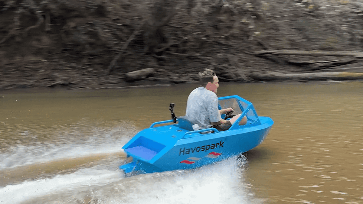 YouTubers spend $10,000 unboxing three jet boats from Temu and are in ...